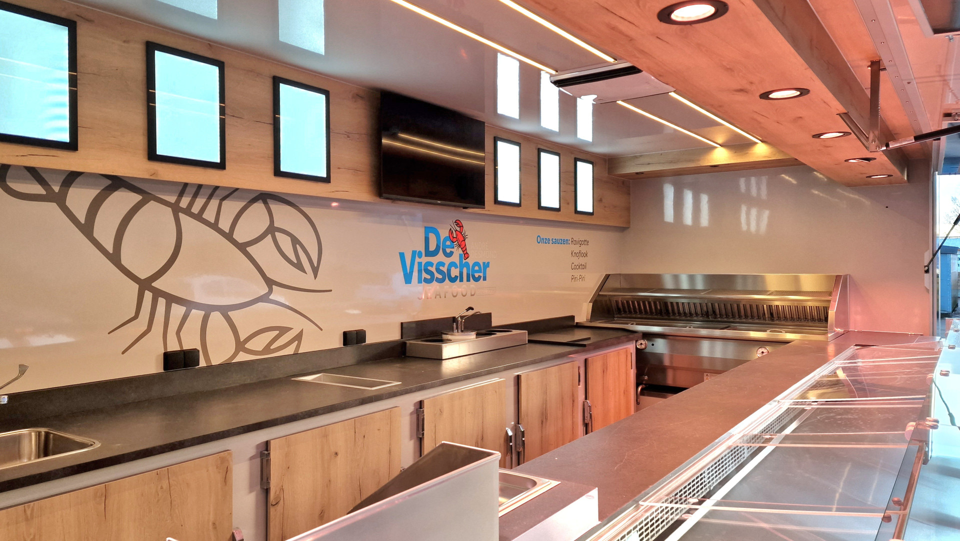 Verkoopwagen voor verse en gebakken vis | BK Market Trailers