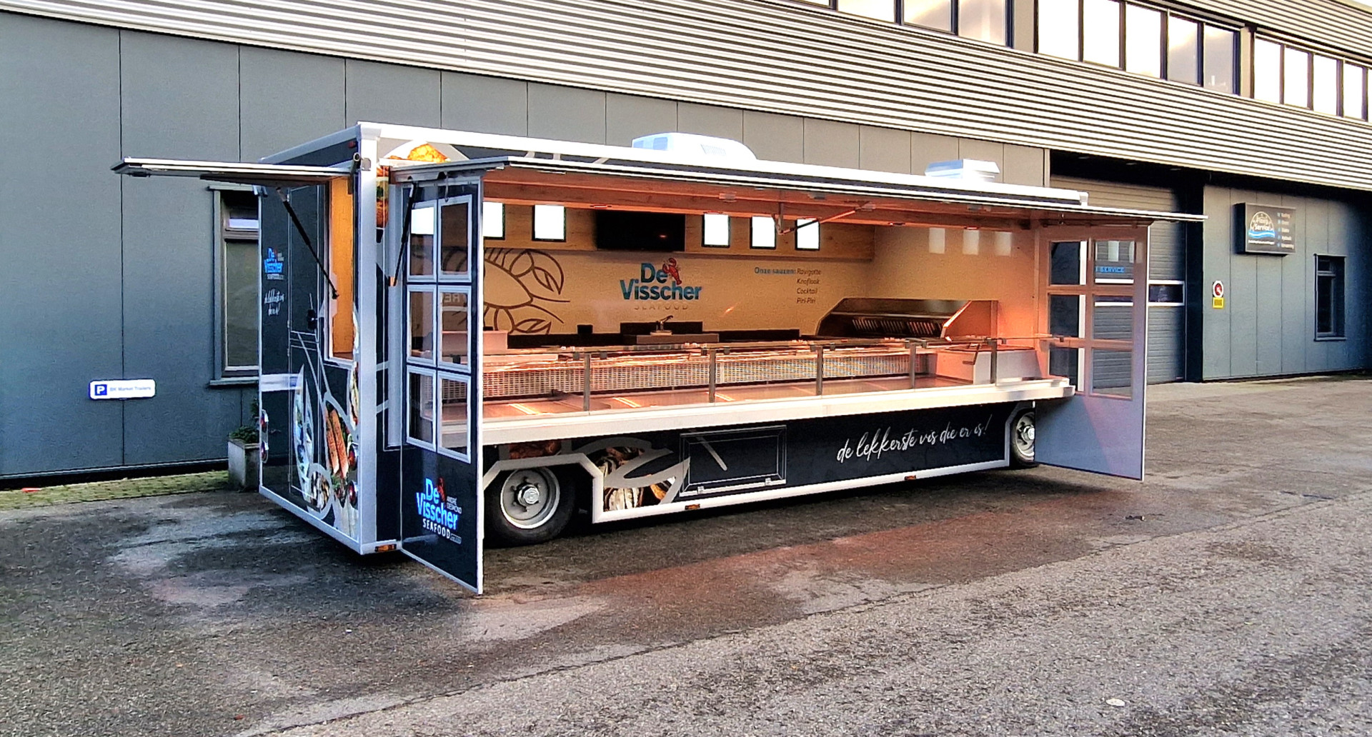 Verkoopwagen voor verse en gebakken vis | BK Market Trailers